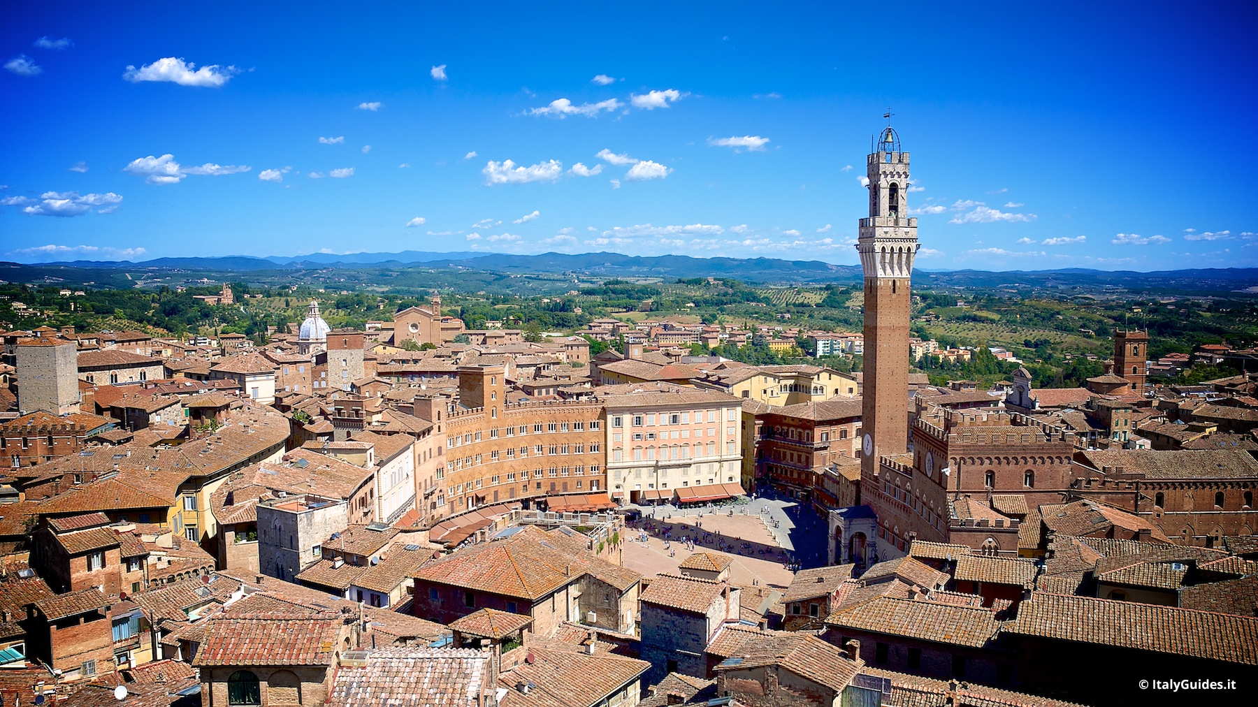 Pictures of Siena, photo gallery and movies of Siena, Italy ...