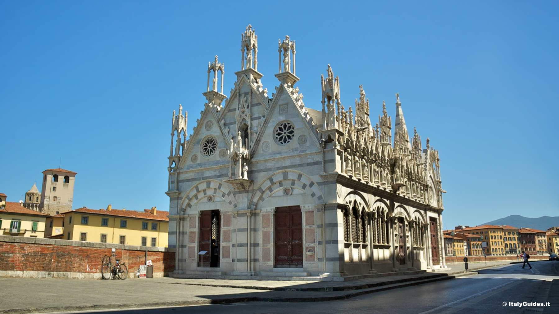 Pictures of Pisa, photo gallery and movies of Pisa, Italy - ItalyGuides.it